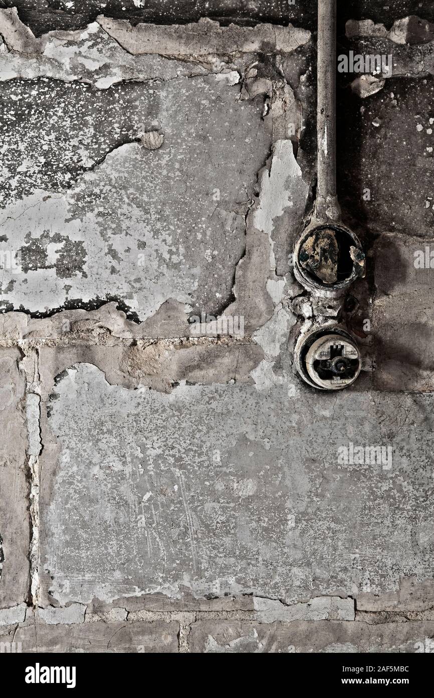 Flaking plaster hi-res stock photography and images - Alamy