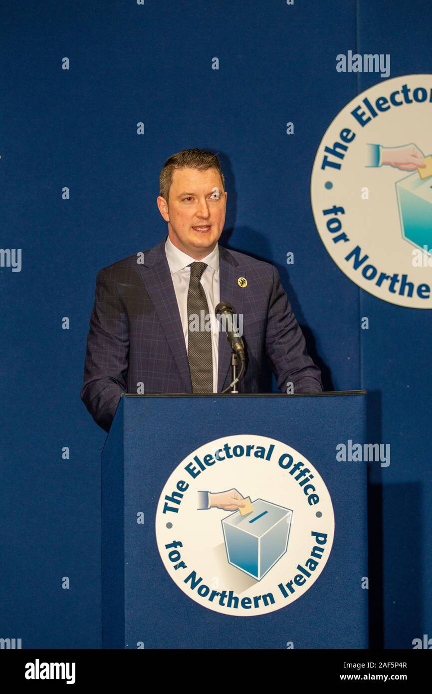 Mid thirities hi-res stock photography and images - Alamy