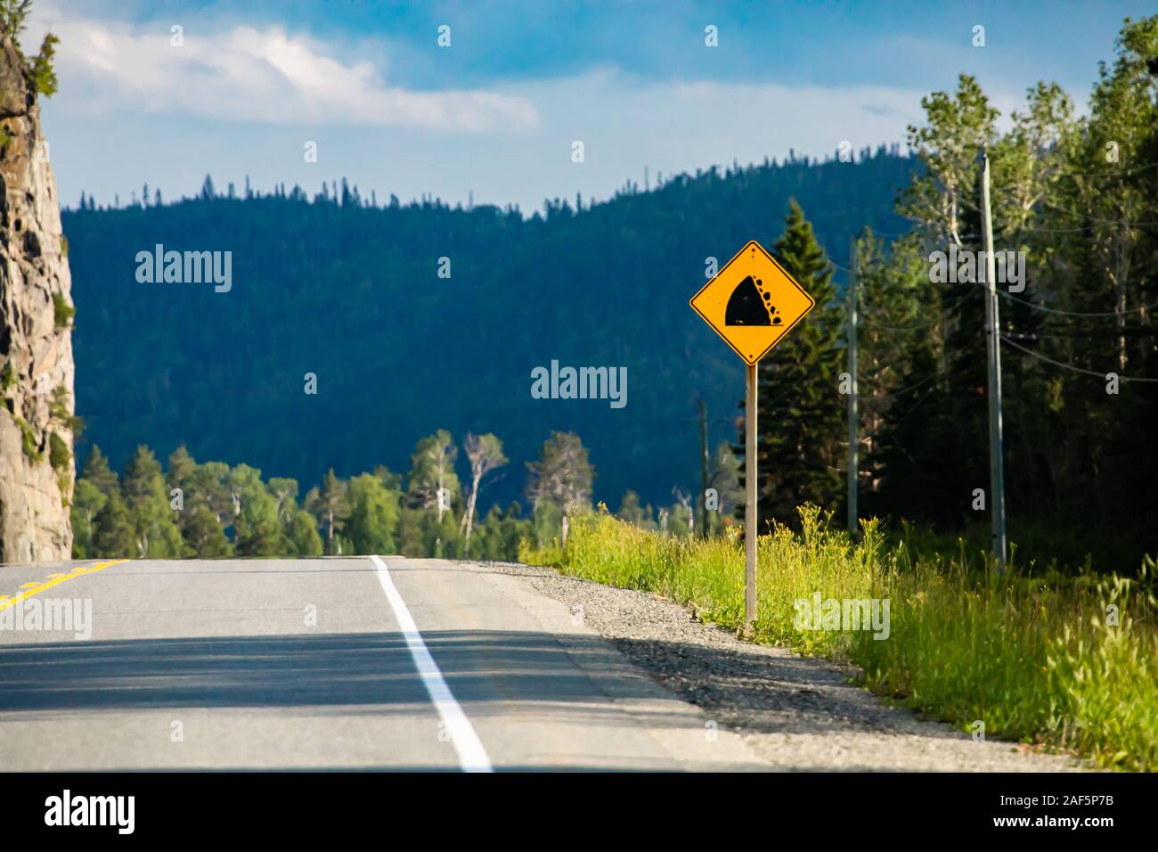 Mutcd sign hi-res stock photography and images - Alamy