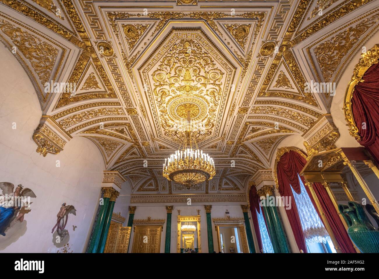 Inside interior of the Hermitage russian state museum. Amazing room ...