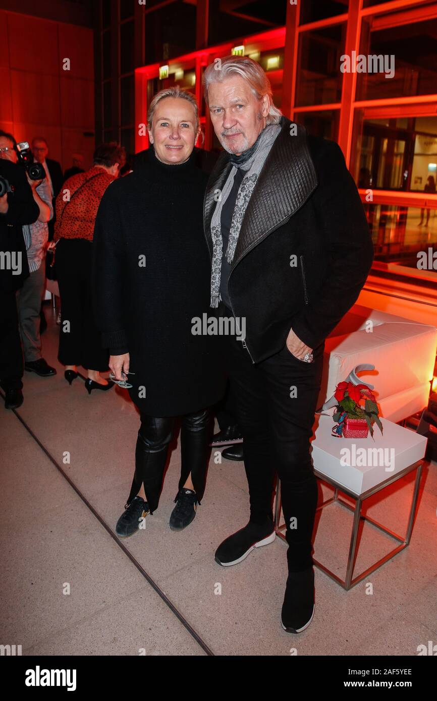 Johnny logan wife hi-res stock photography and images - Alamy