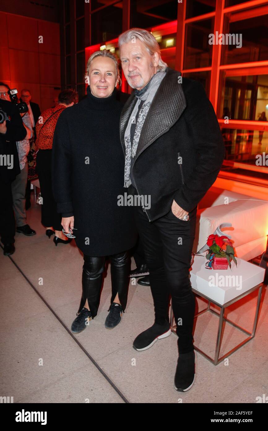 Johnny logan wife hi-res stock photography and images - Alamy