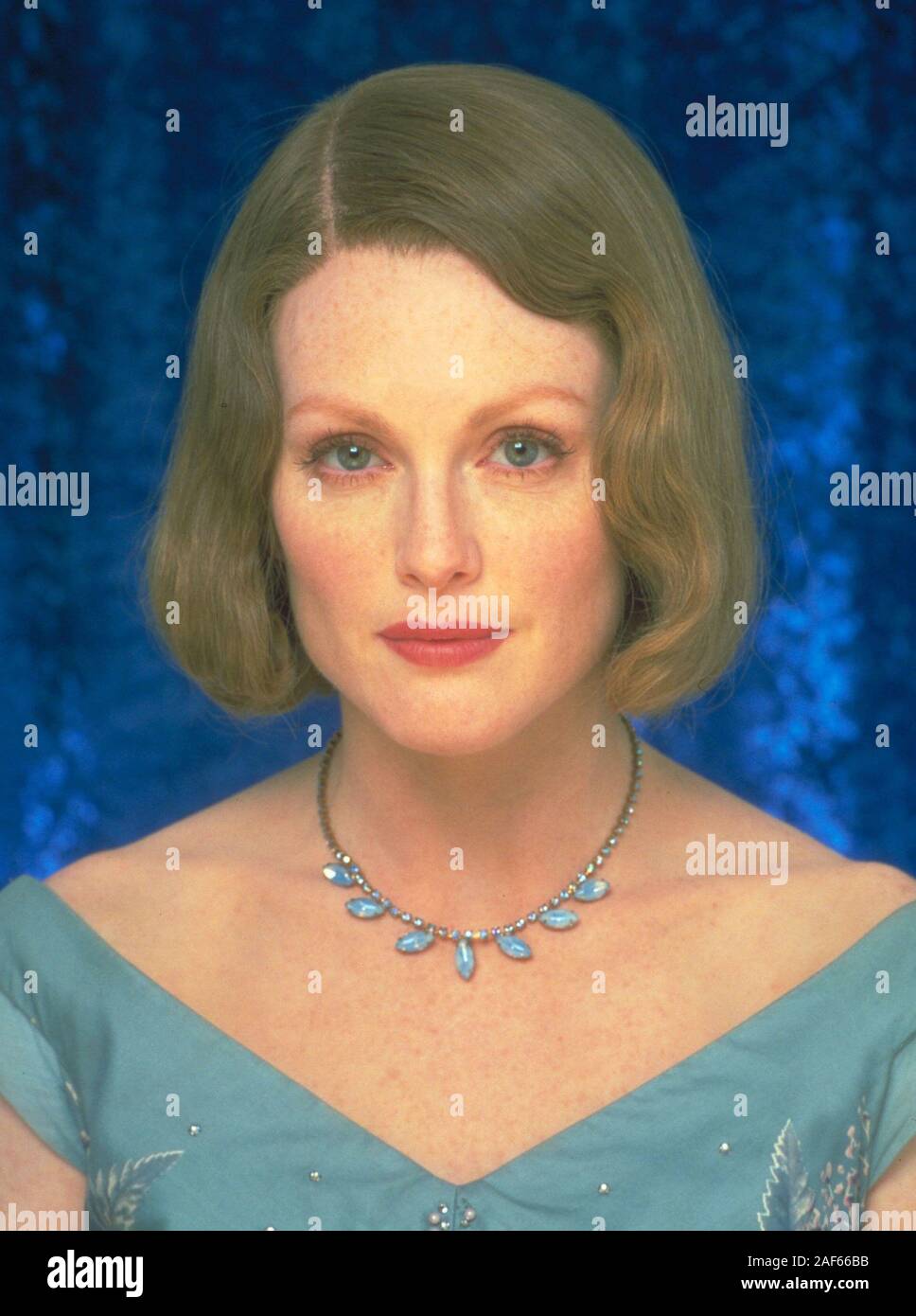 The hours 2002 julianne moore hi-res stock photography and images - Alamy