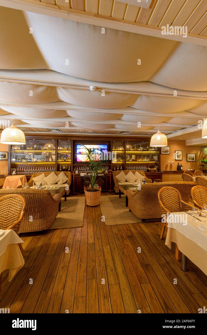 Restaurant interior shot Stock Photo - Alamy