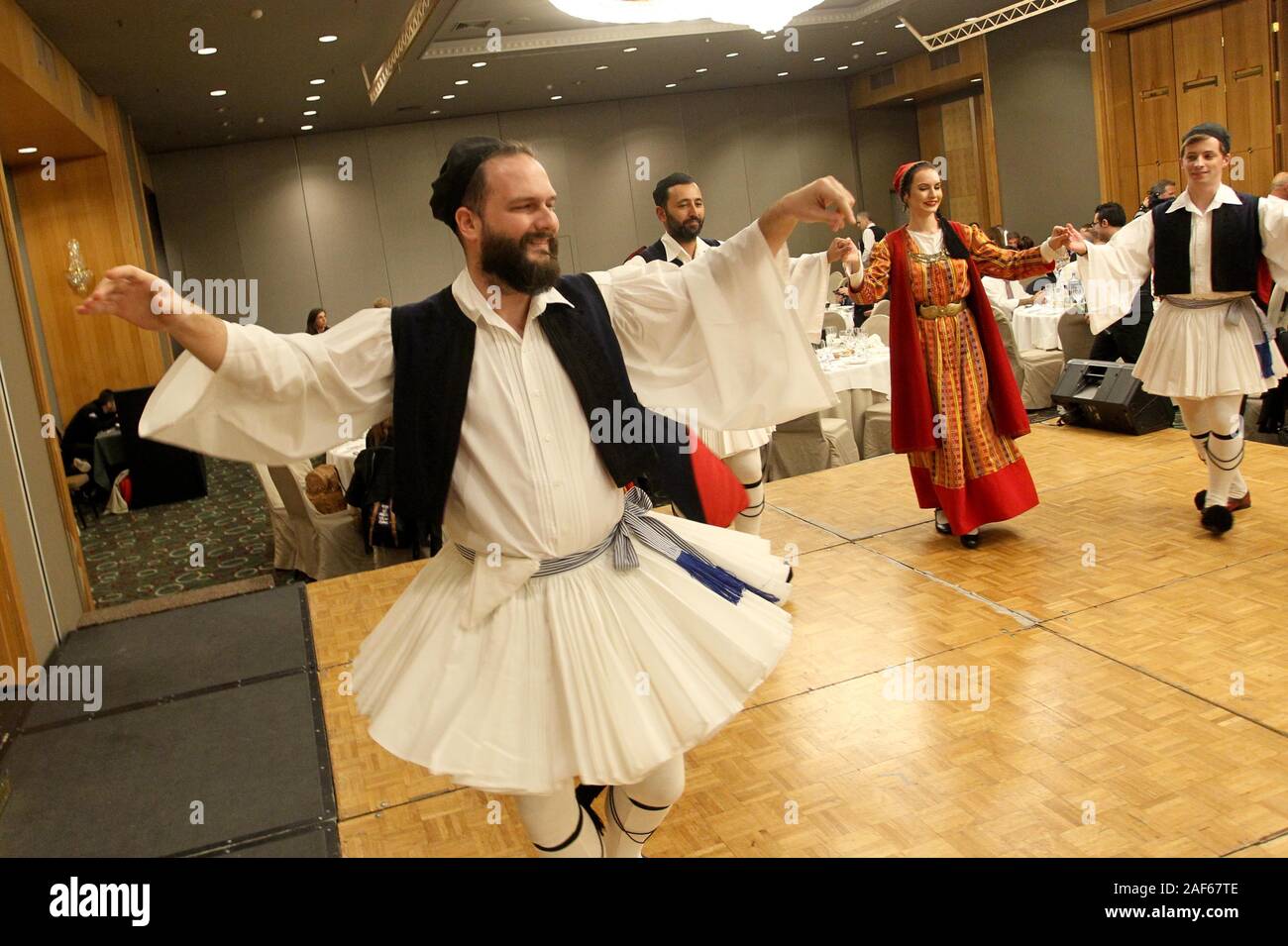 Traditional Greek dancing Stock Photo - Alamy