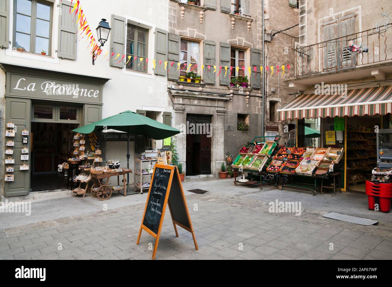 Local grocery store in village hi-res stock photography and images - Alamy