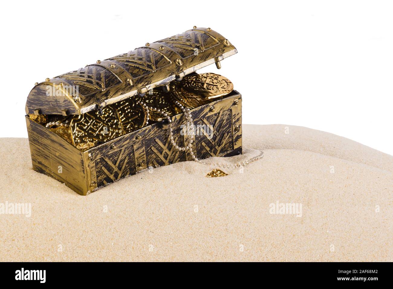 Chest full of treasure Stock Photo - Alamy