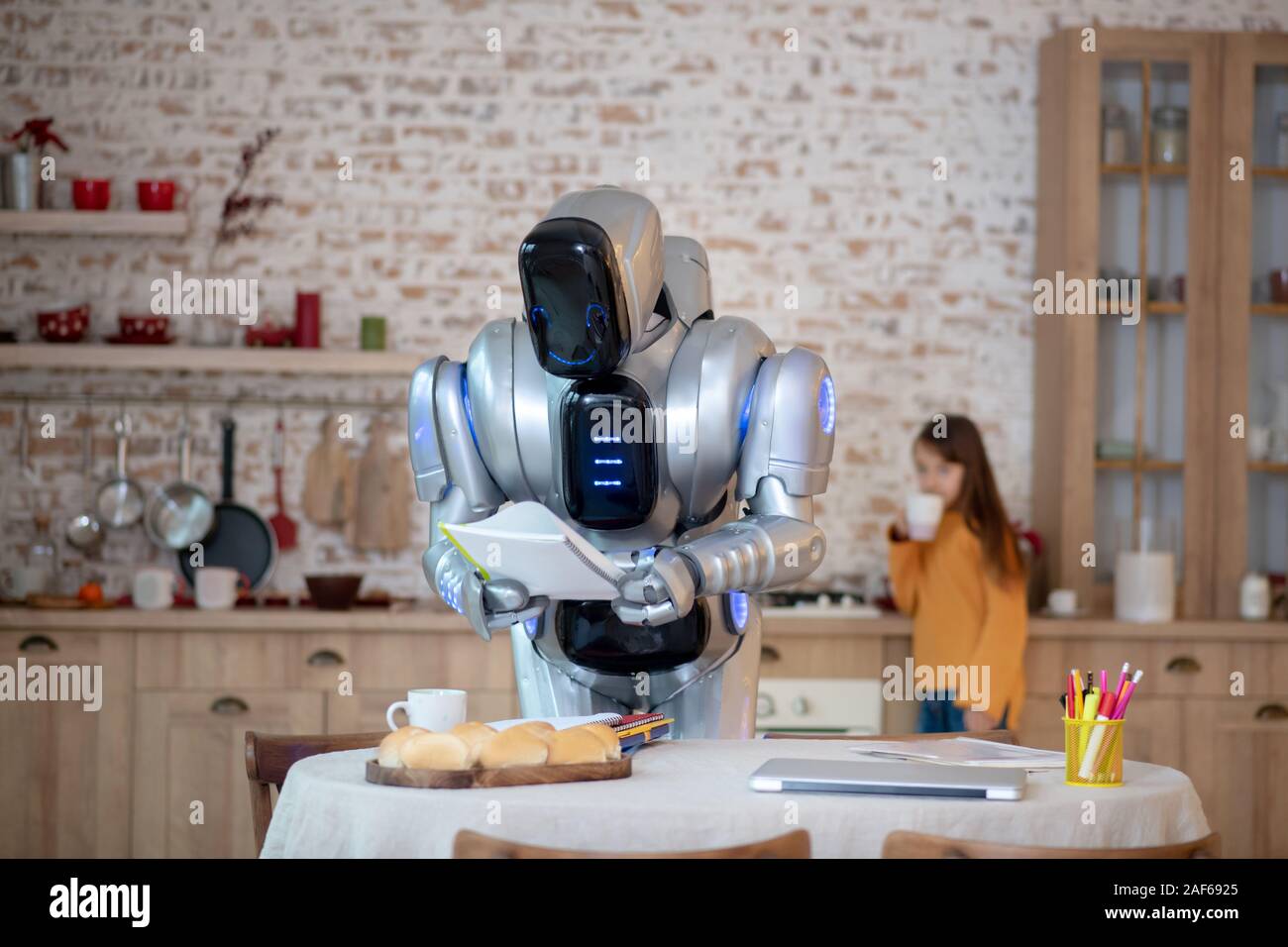 Robotic life hi-res stock photography and images - Alamy