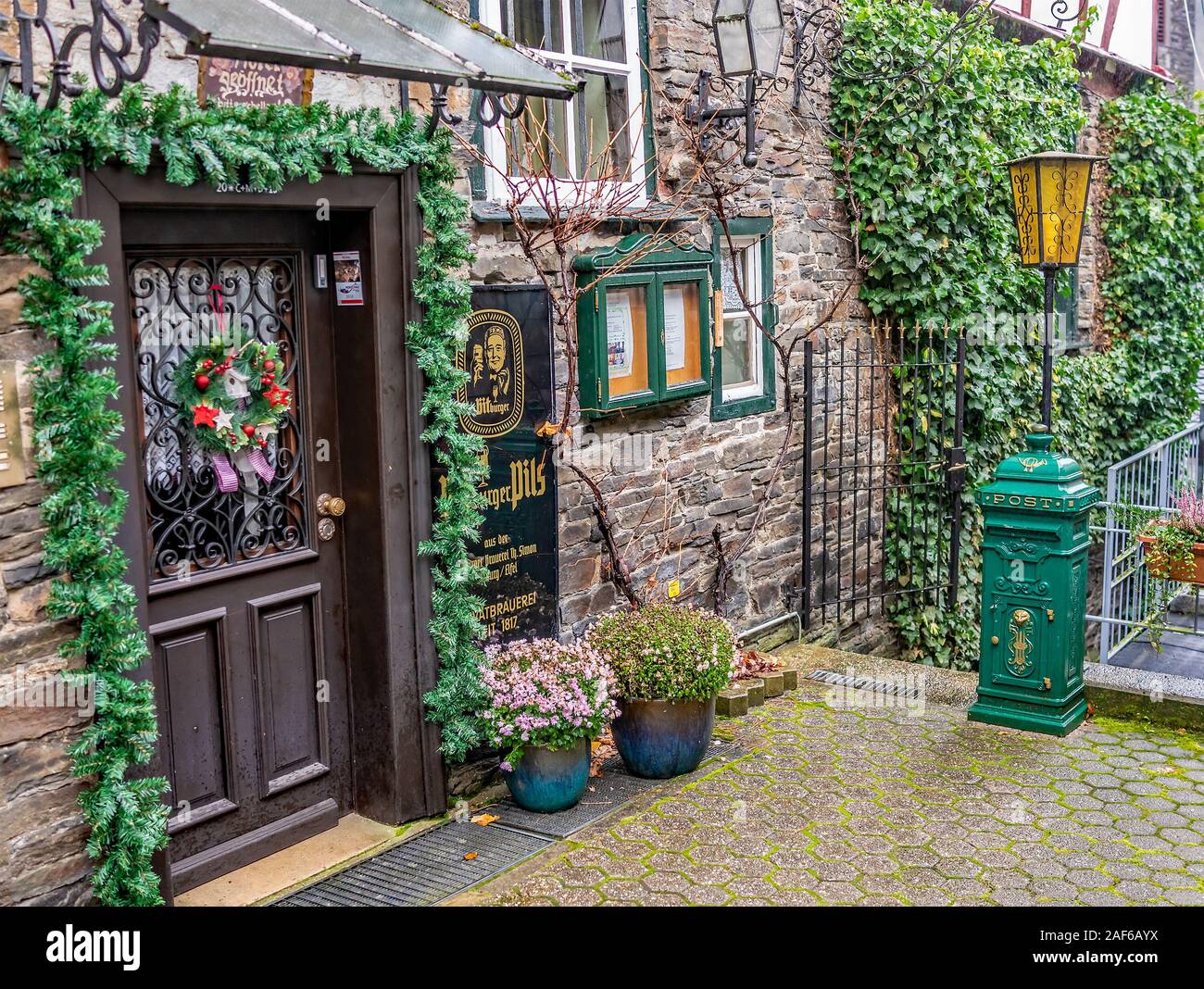 German pub hi-res stock photography and images - Alamy