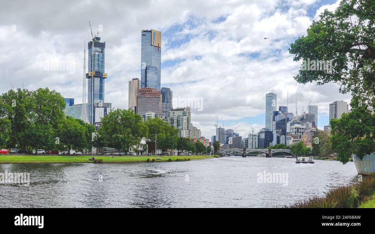 Skyscarapper hi-res stock photography and images - Alamy