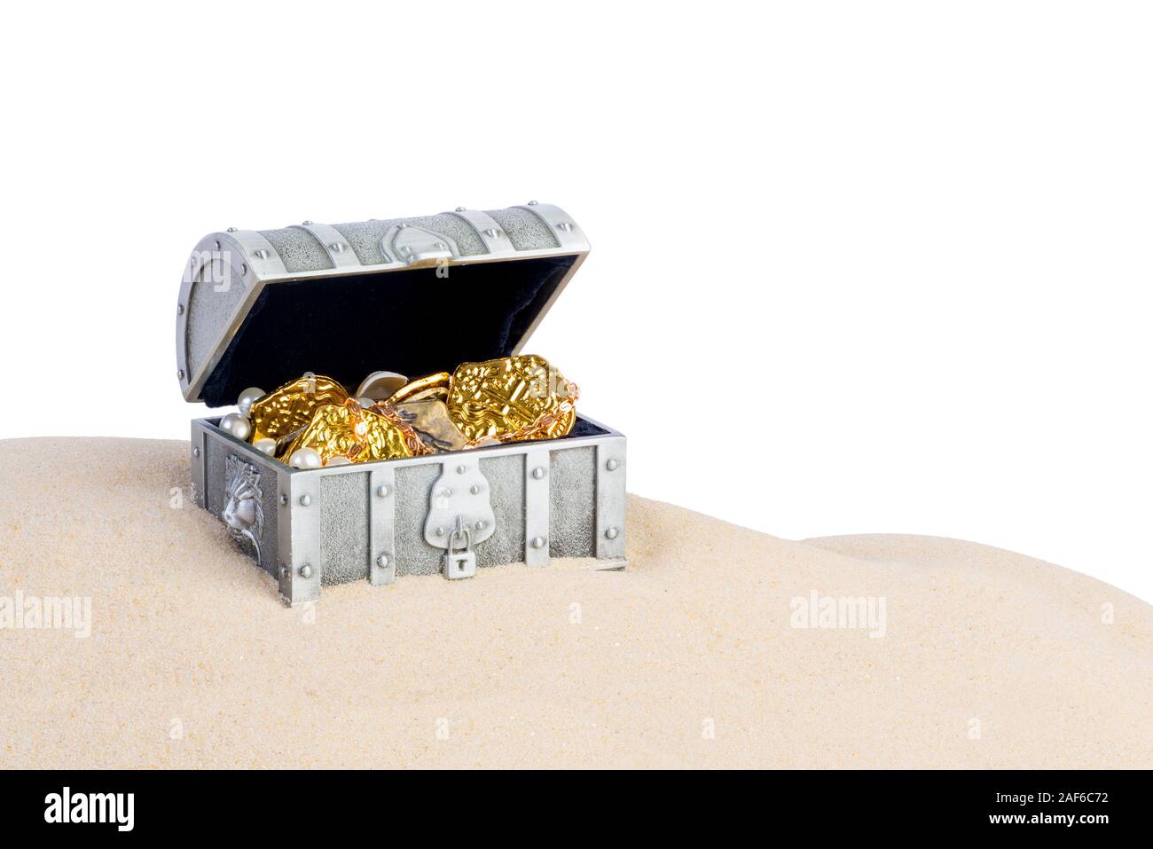 Chest full of treasure Stock Photo - Alamy