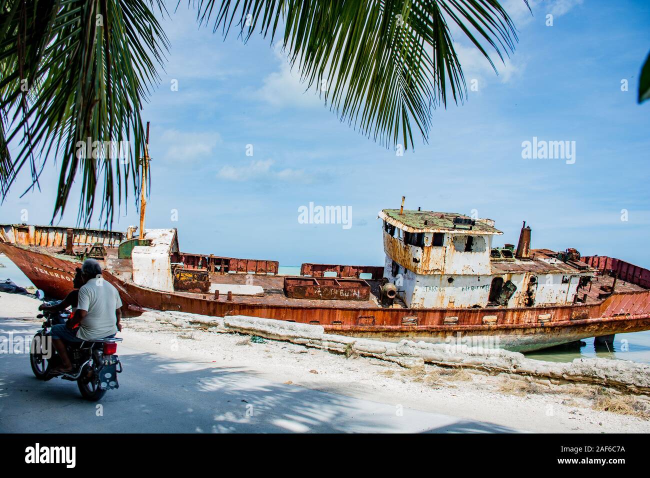 Shipwreck Tarawa Kiribati Betio Stock Photo - Alamy