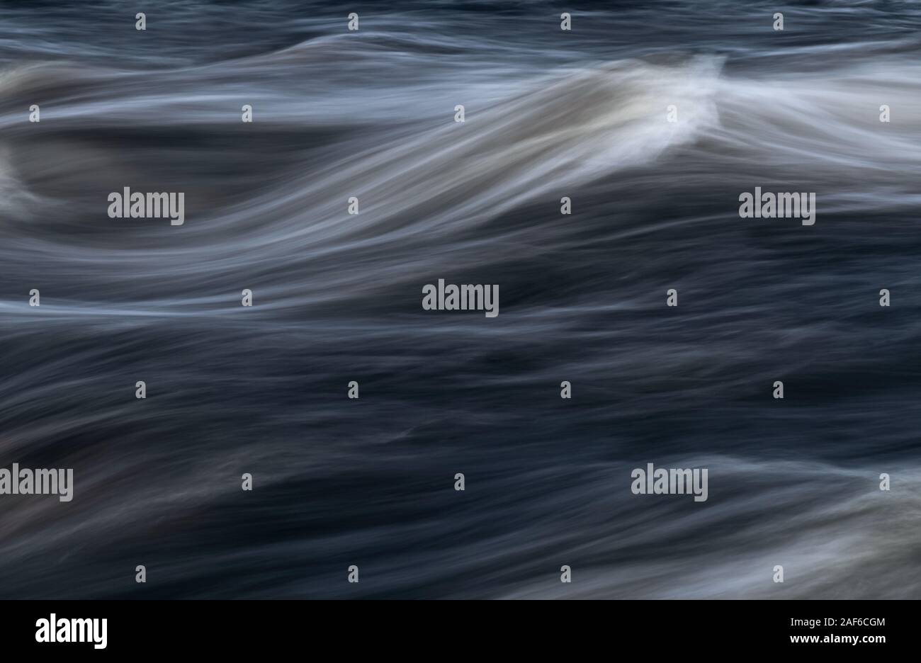 Water flowing flow splash hi-res stock photography and images - Alamy