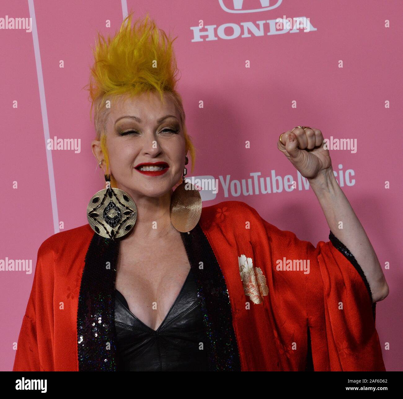 Los Angeles, United States. 13th Dec, 2019. Singer Cyndi Lauper arrives ...