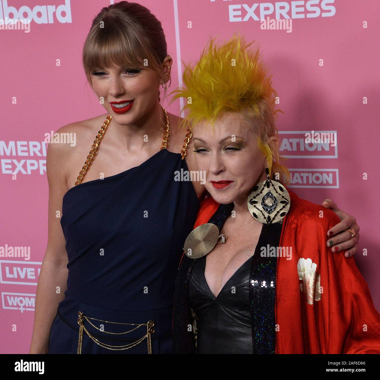 Los Angeles, United States. 13th Dec, 2019. Singers Taylor Swift and ...