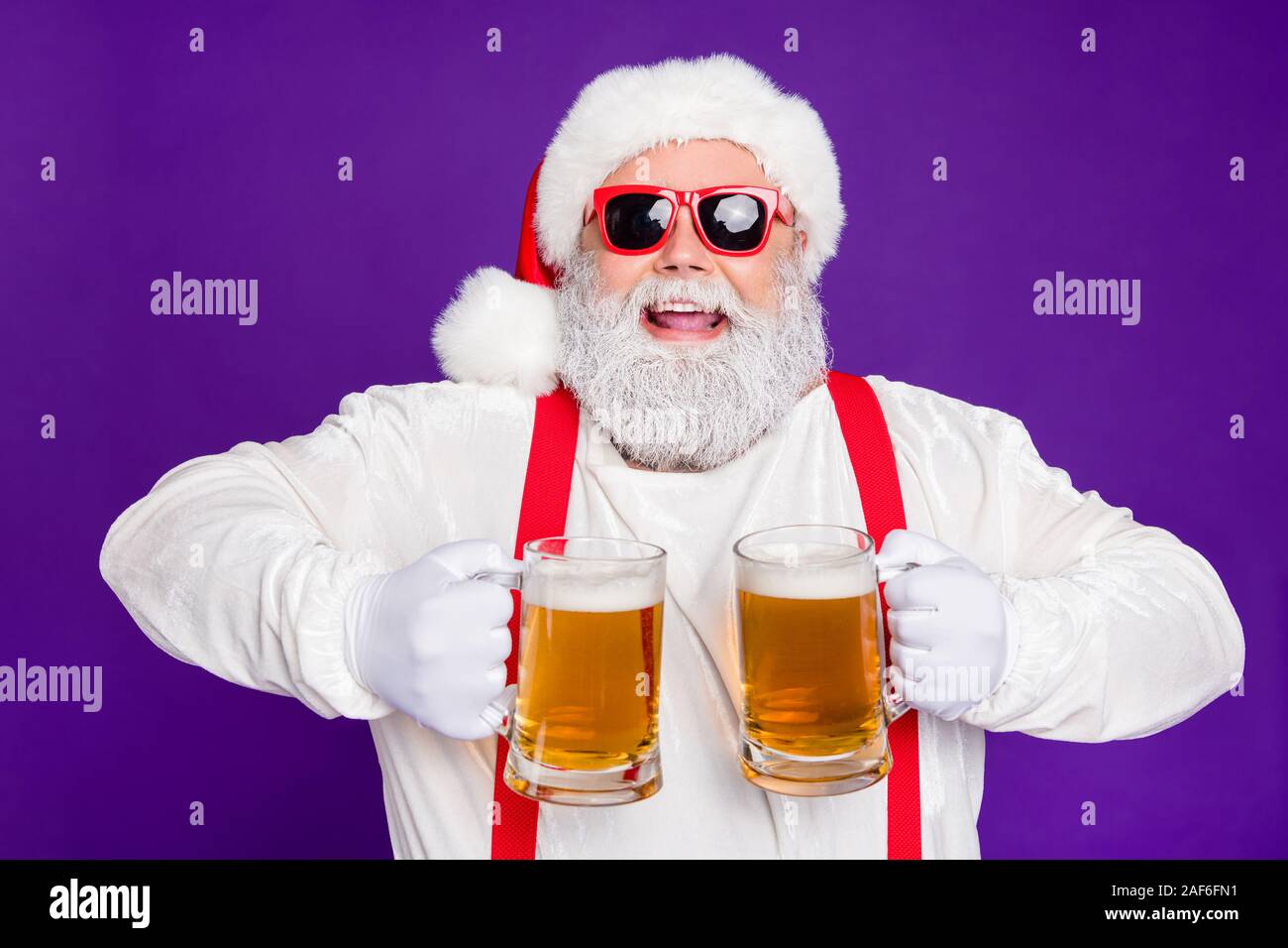 Fat old man drinking beer hi-res stock photography and images - Alamy