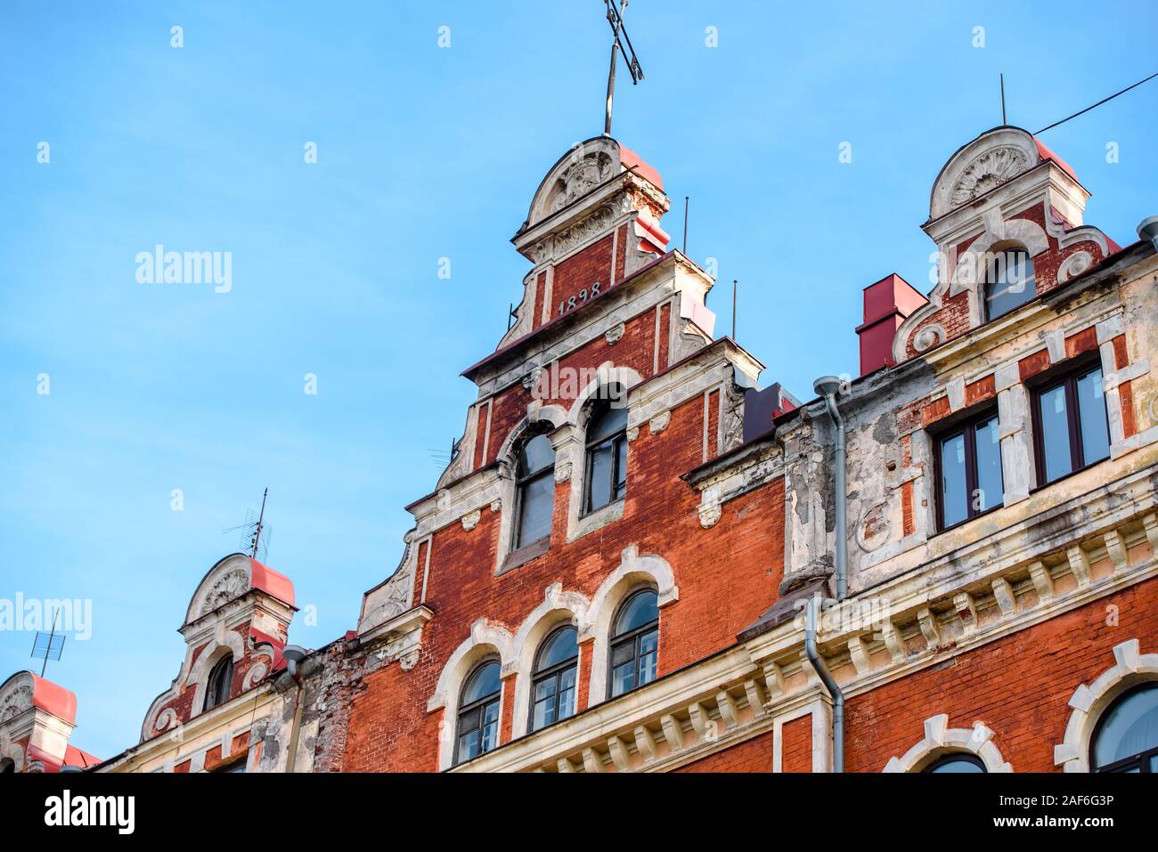 Old vintage red brick building Stock Photo - Alamy