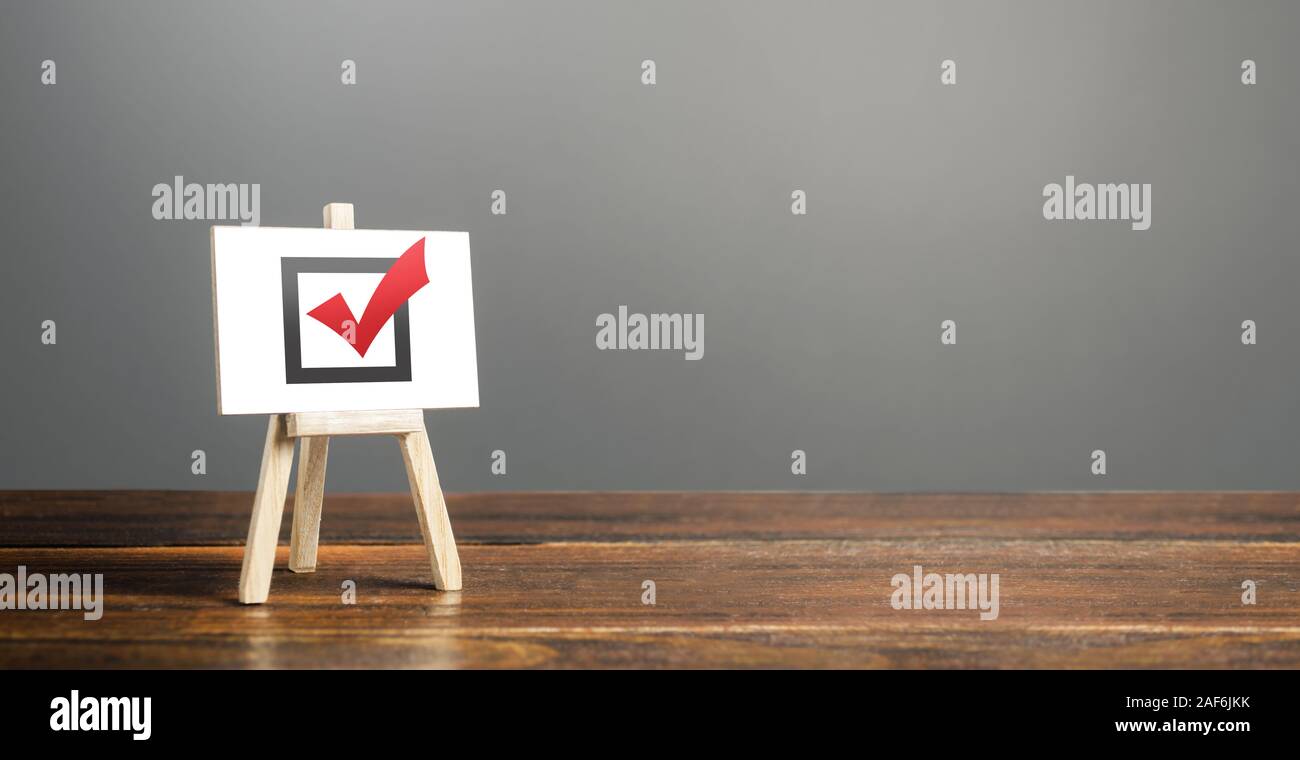 Task completion checklist approval hi-res stock photography and images ...