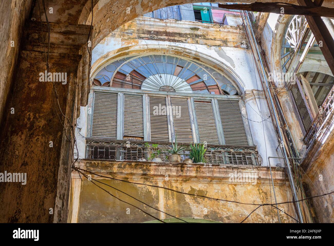 An old run down courtyard in Havana, Cuba Stock Photo - Alamy