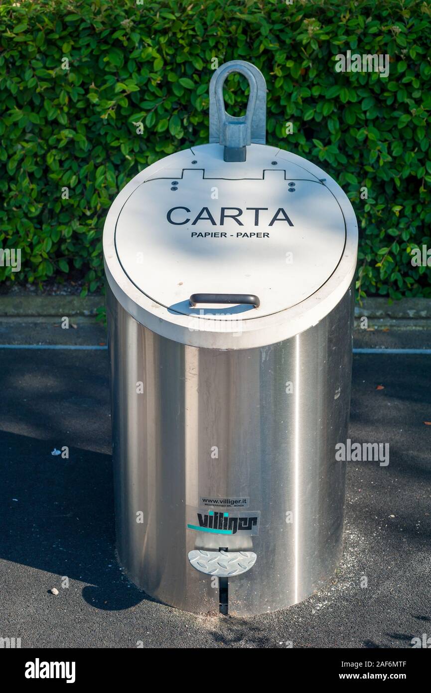 Recycling recycle bins italy hi-res stock photography and images - Alamy