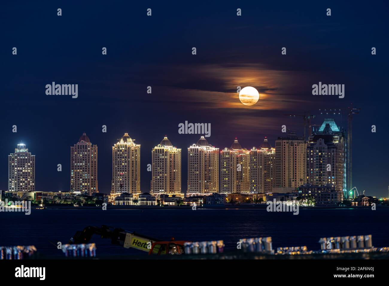 Moon Rise over Pearl Doha Qatar Stock Photo - Alamy