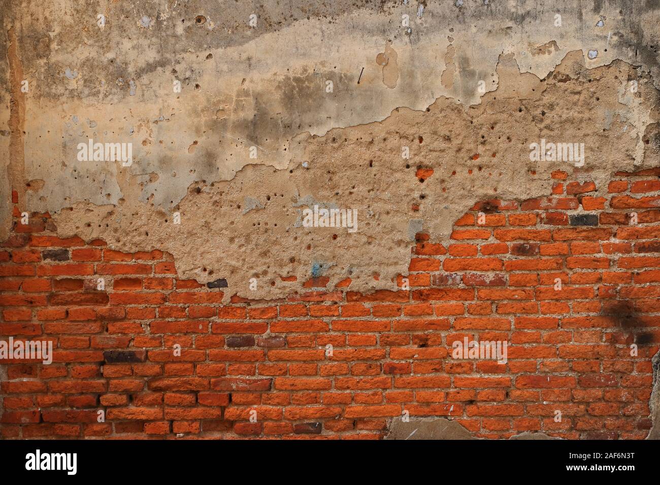 Weathered vintage brick building hi-res stock photography and images ...