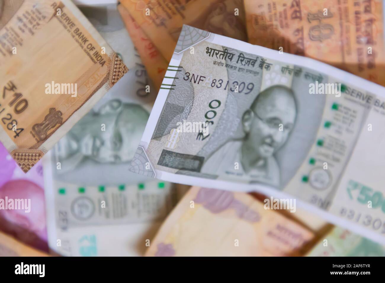 closeup Indian currency bank notes of 500 and 2000 rupees Stock Photo ...