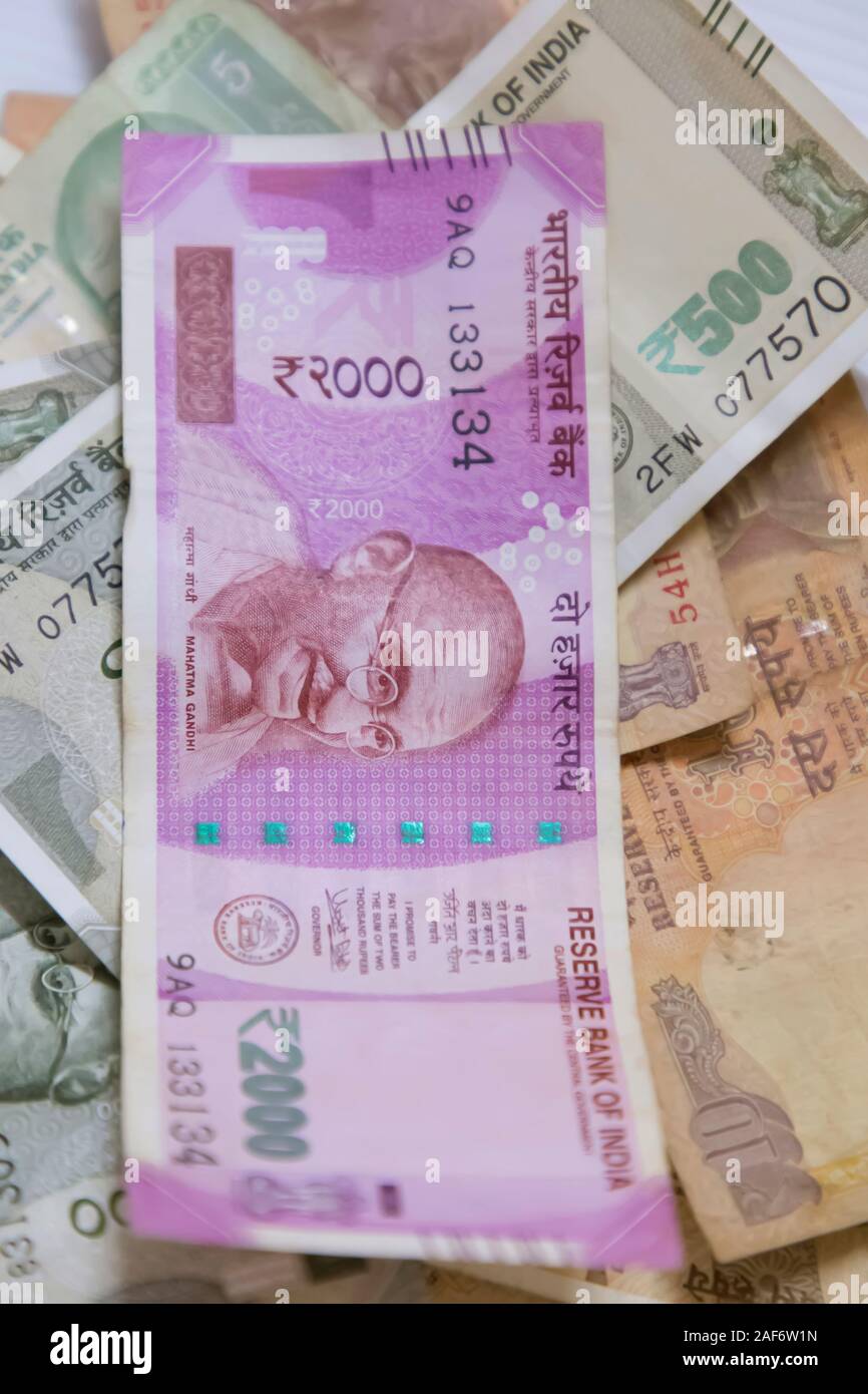 closeup Indian currency bank notes of 500 and 2000 rupees Stock Photo ...