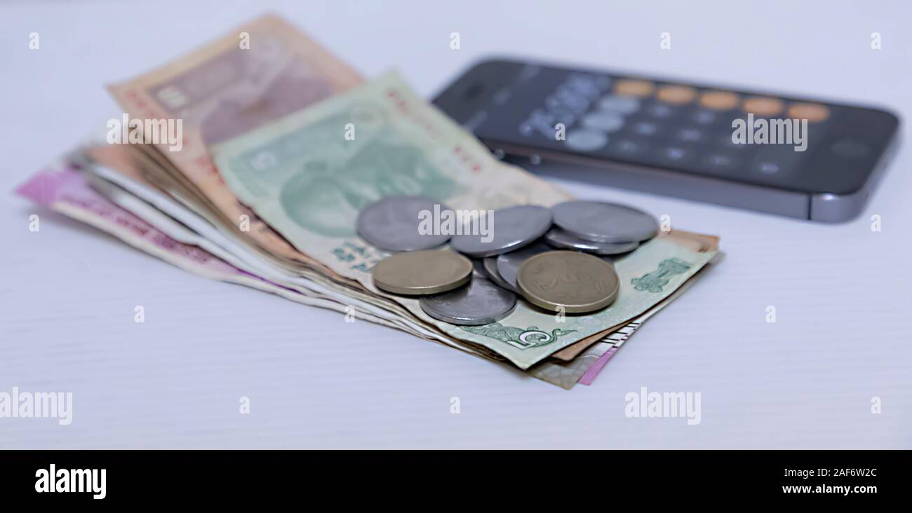 Indian rupee 2000 banknotes hi-res stock photography and images - Alamy