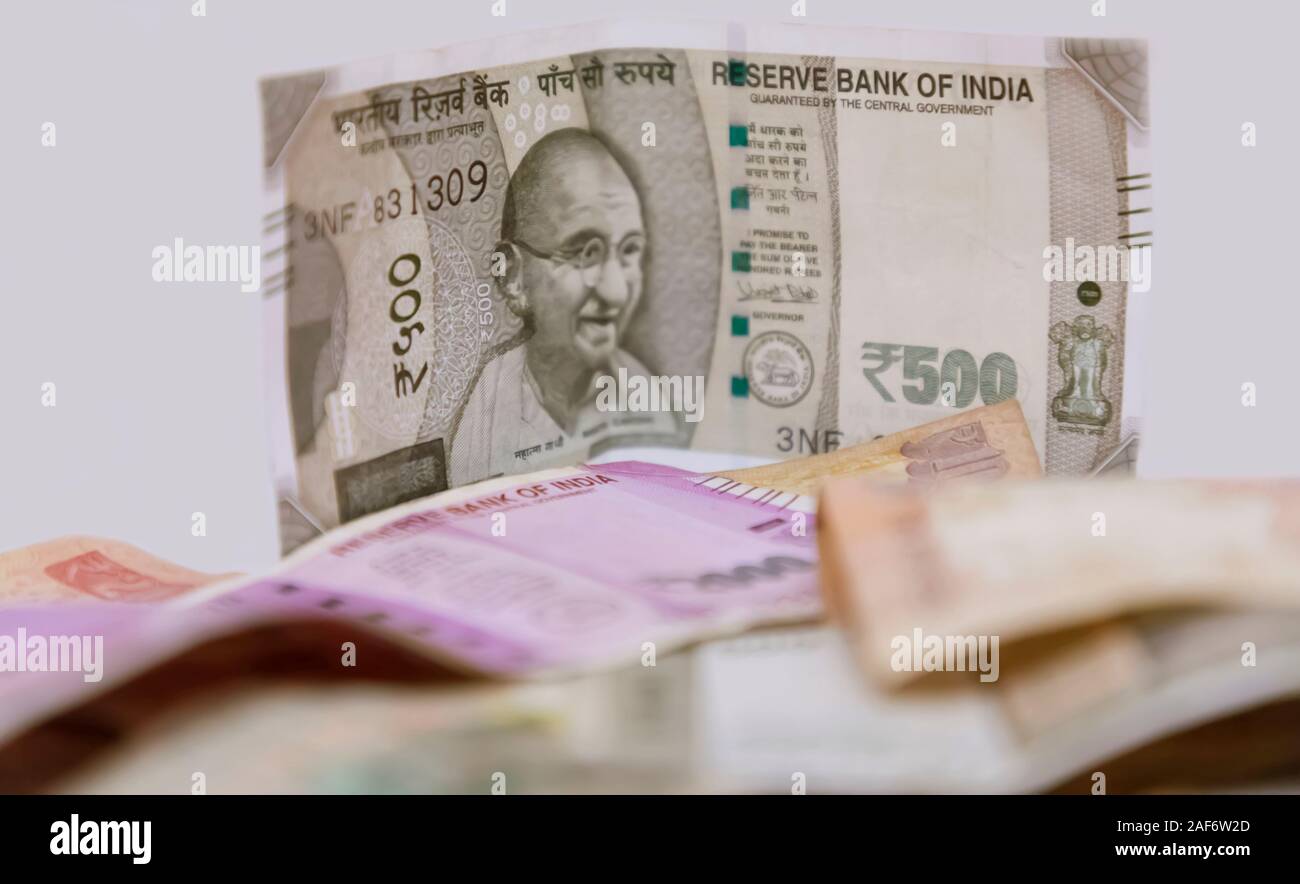Indian currency notes 500 & 2000 rupee notes Stock Photo - Alamy