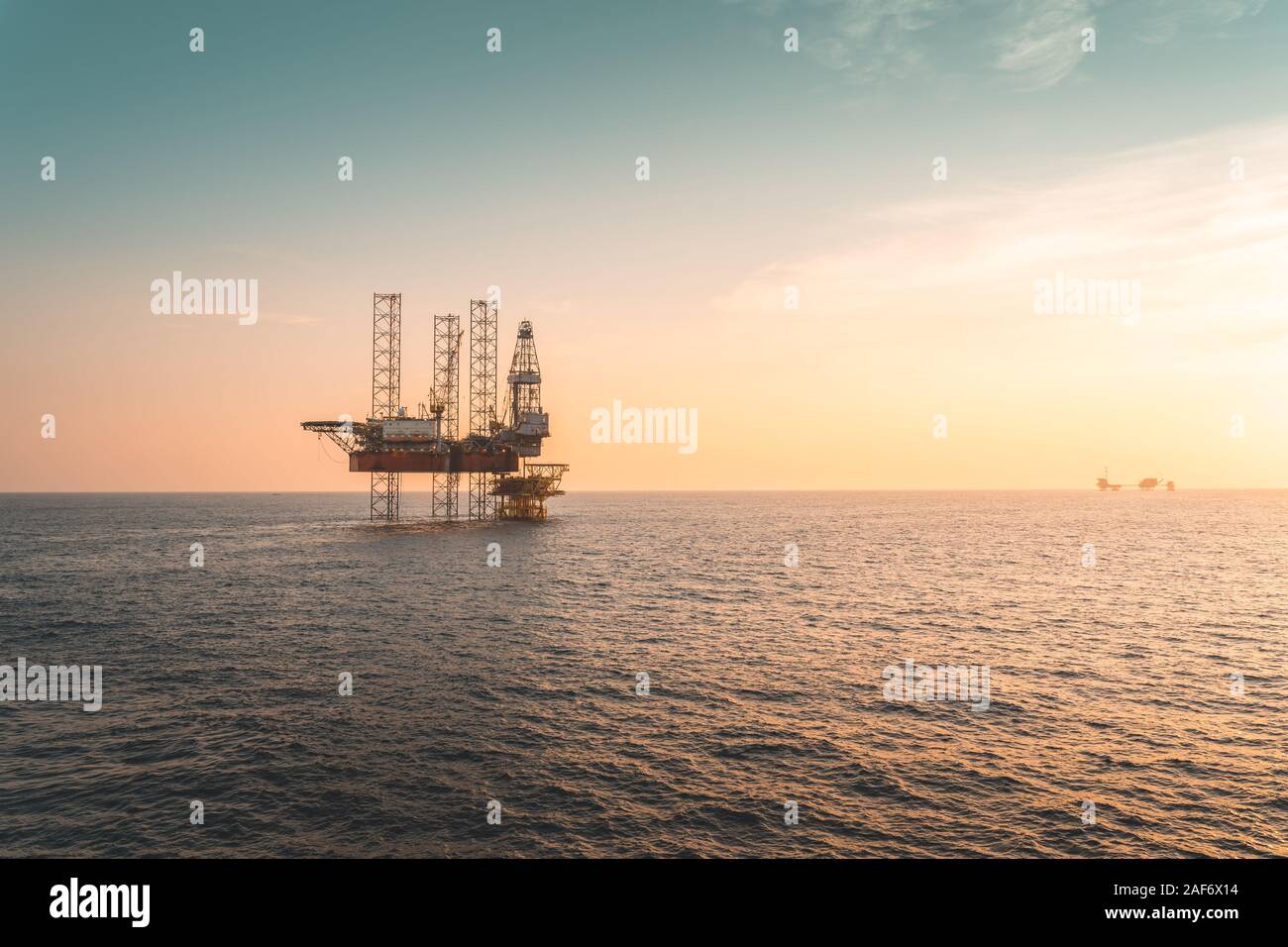 Massive offshore oil production platform Stock Photo - Alamy