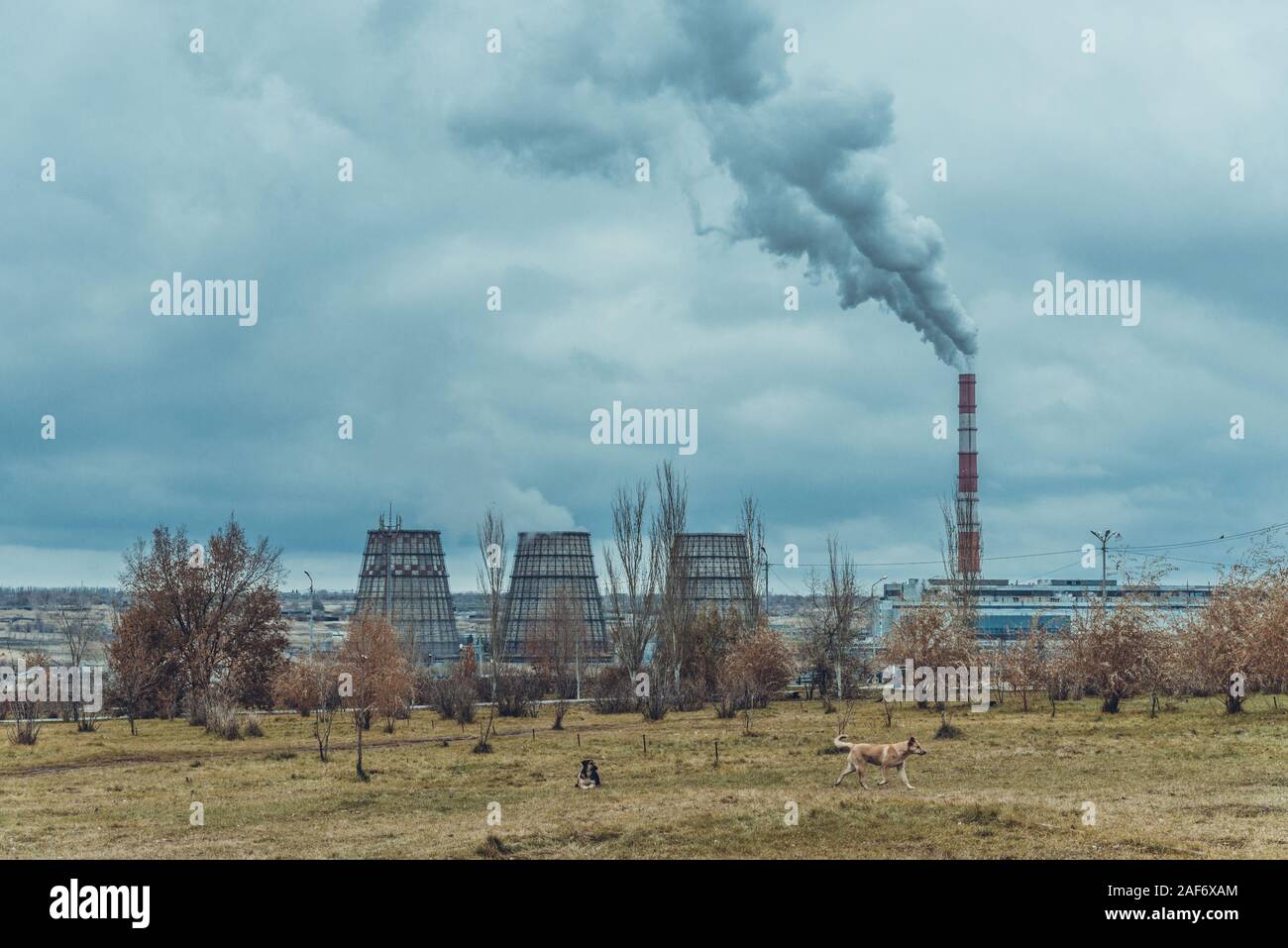 Belching pollution from factory hi-res stock photography and images - Alamy