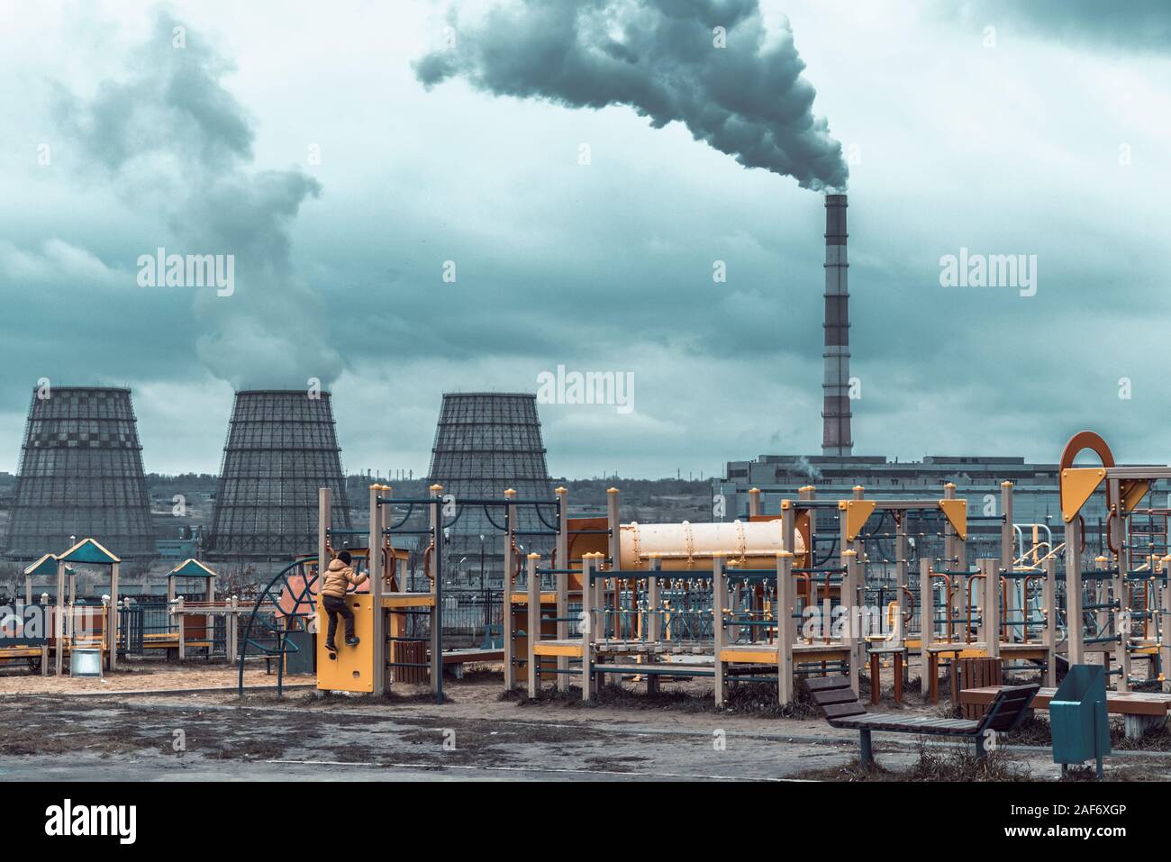 Belching pollution from factory hi-res stock photography and images - Alamy
