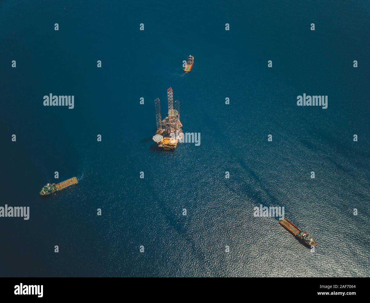 Anchor handling vessel hi-res stock photography and images - Alamy