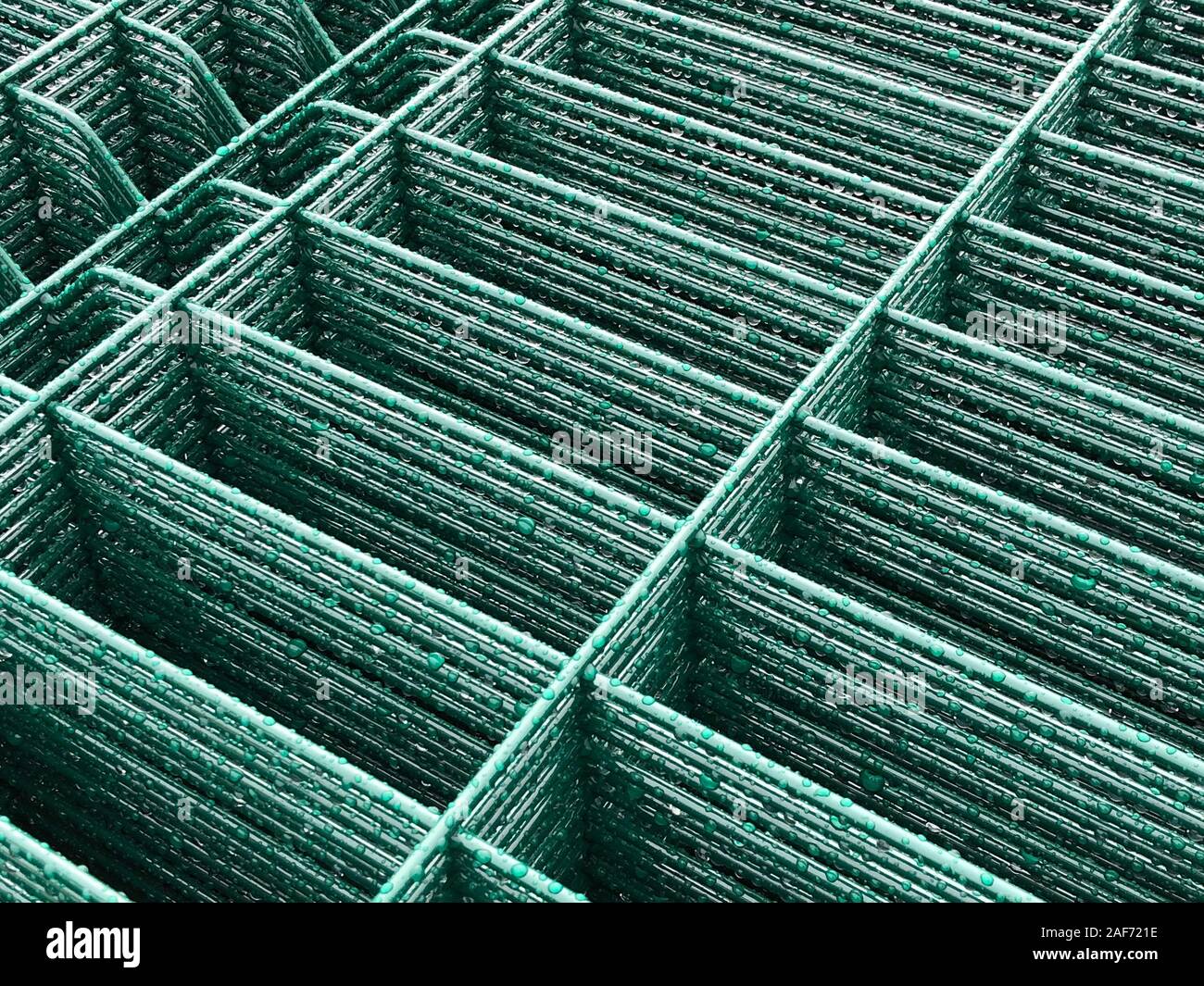Rain on wire mesh hi-res stock photography and images - Alamy