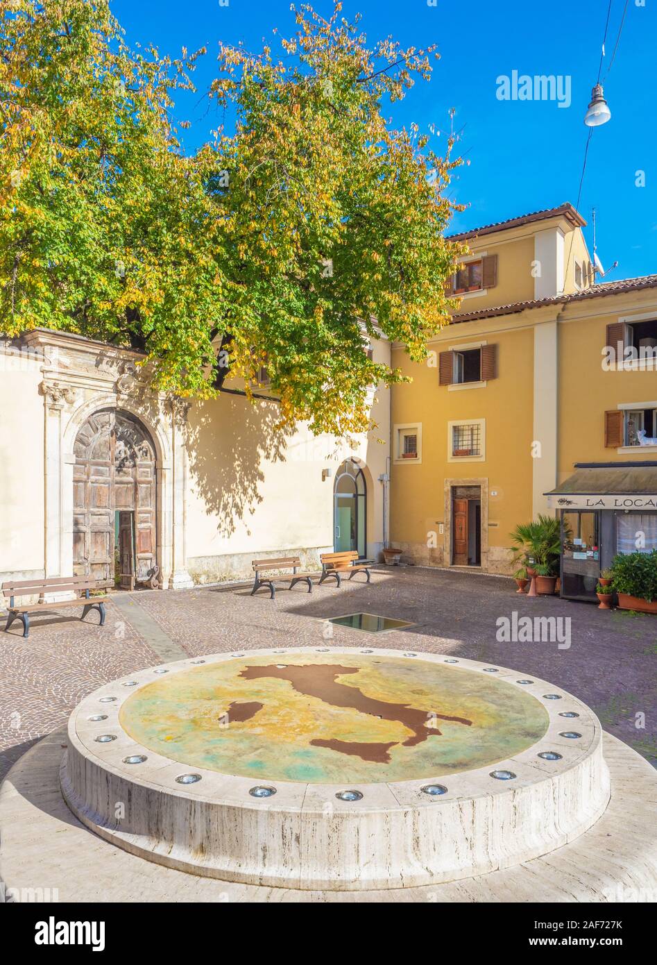 River mountain autumn foliage italy hi-res stock photography and images ...