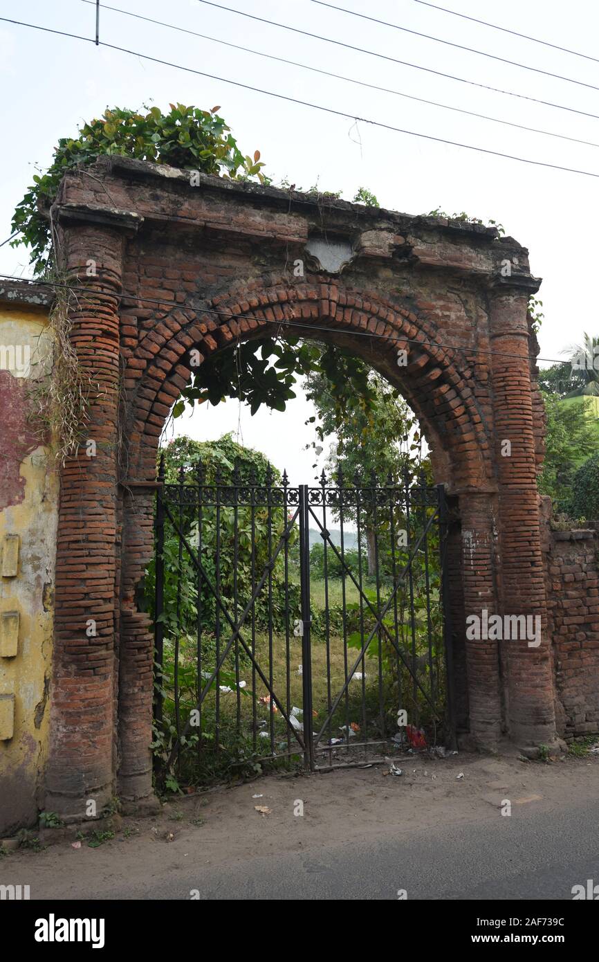 Le Nid gateway. 3 Poet Bharat Chandra Road. Chandan Nagar, Hooghly ...