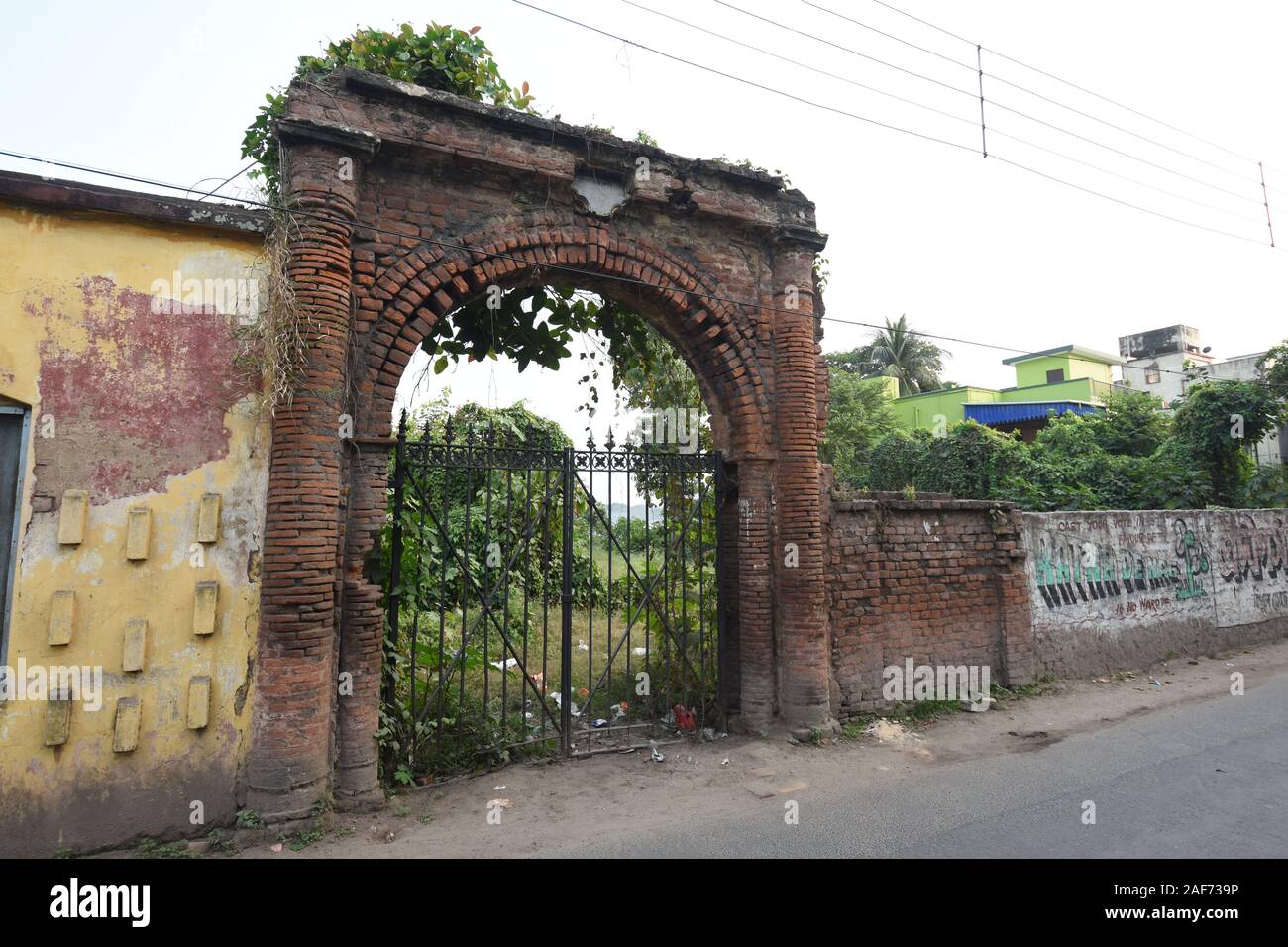 Le Nid gateway. 3 Poet Bharat Chandra Road. Chandan Nagar, Hooghly ...