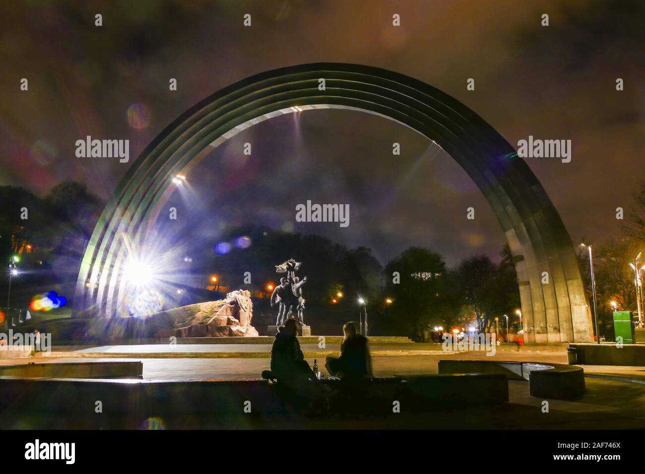 Kiev, Ukraine The Friendship of Nations Arch at night. | usage ...