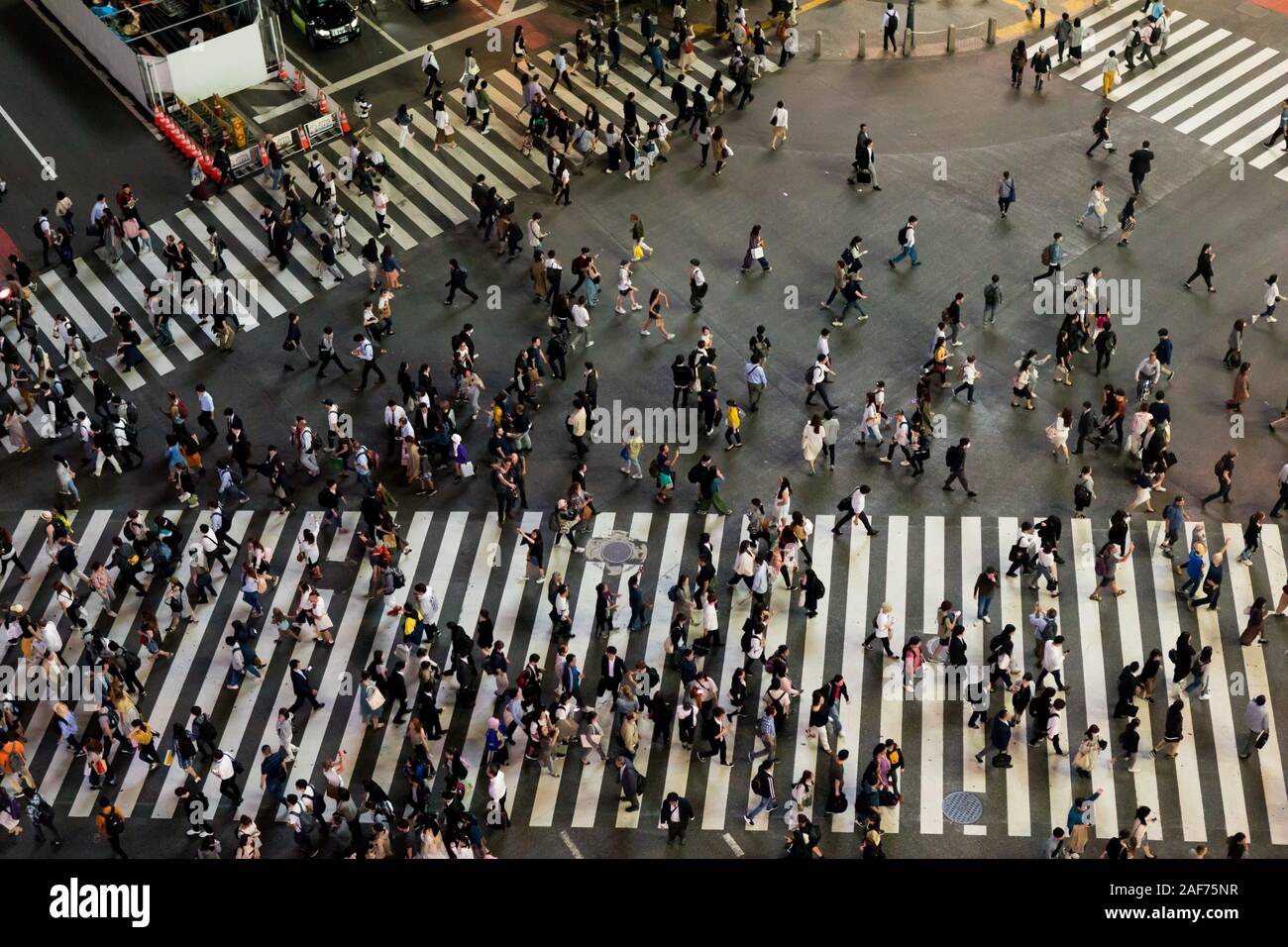 Birds eye view shibuya hi-res stock photography and images - Alamy