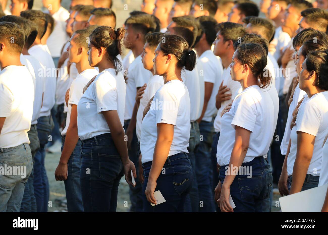 Pasay City, Philippines. 13th Dec, 2019. Applicants in hand gesture ...