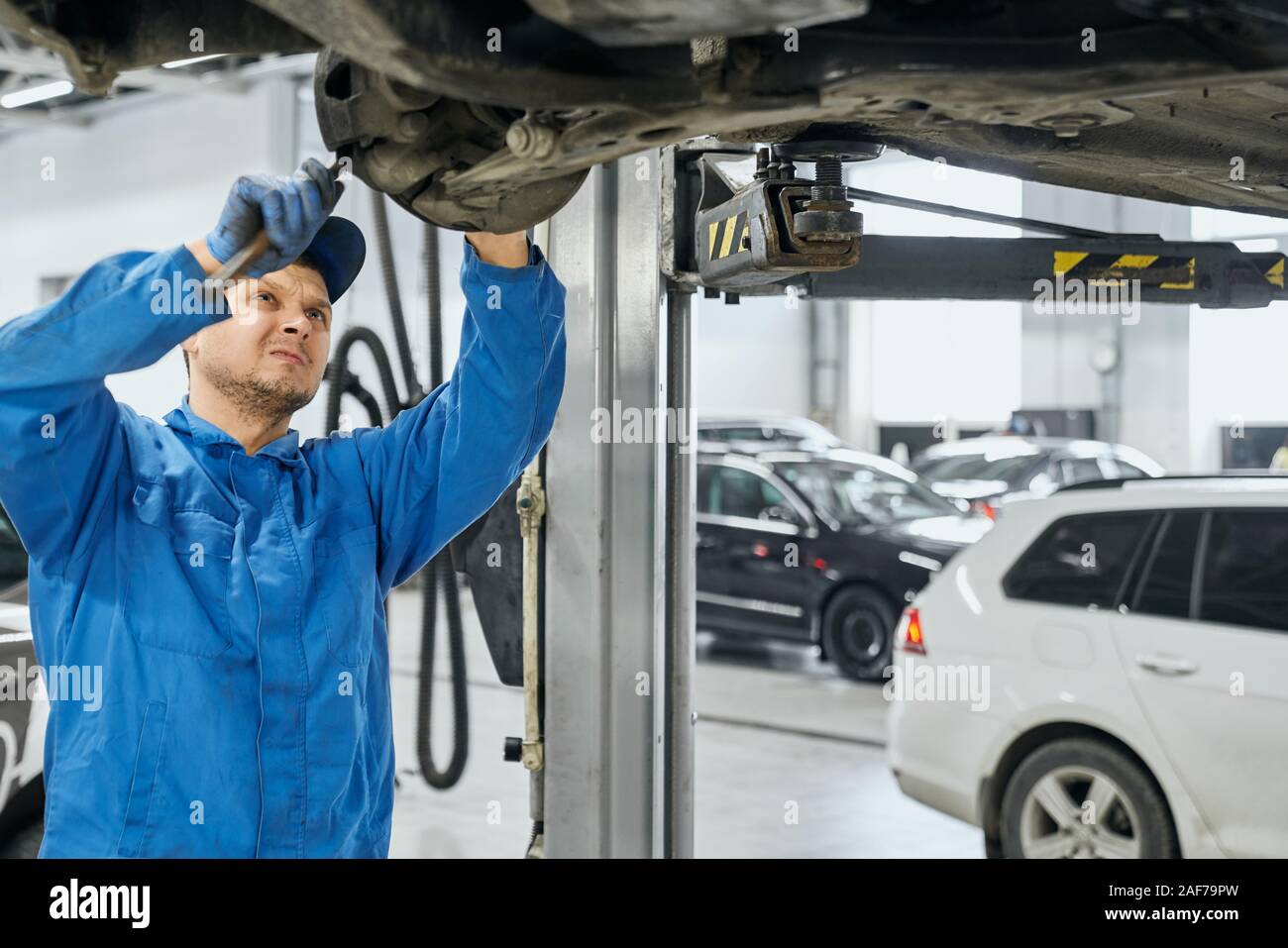 Under chassis hi-res stock photography and images - Alamy