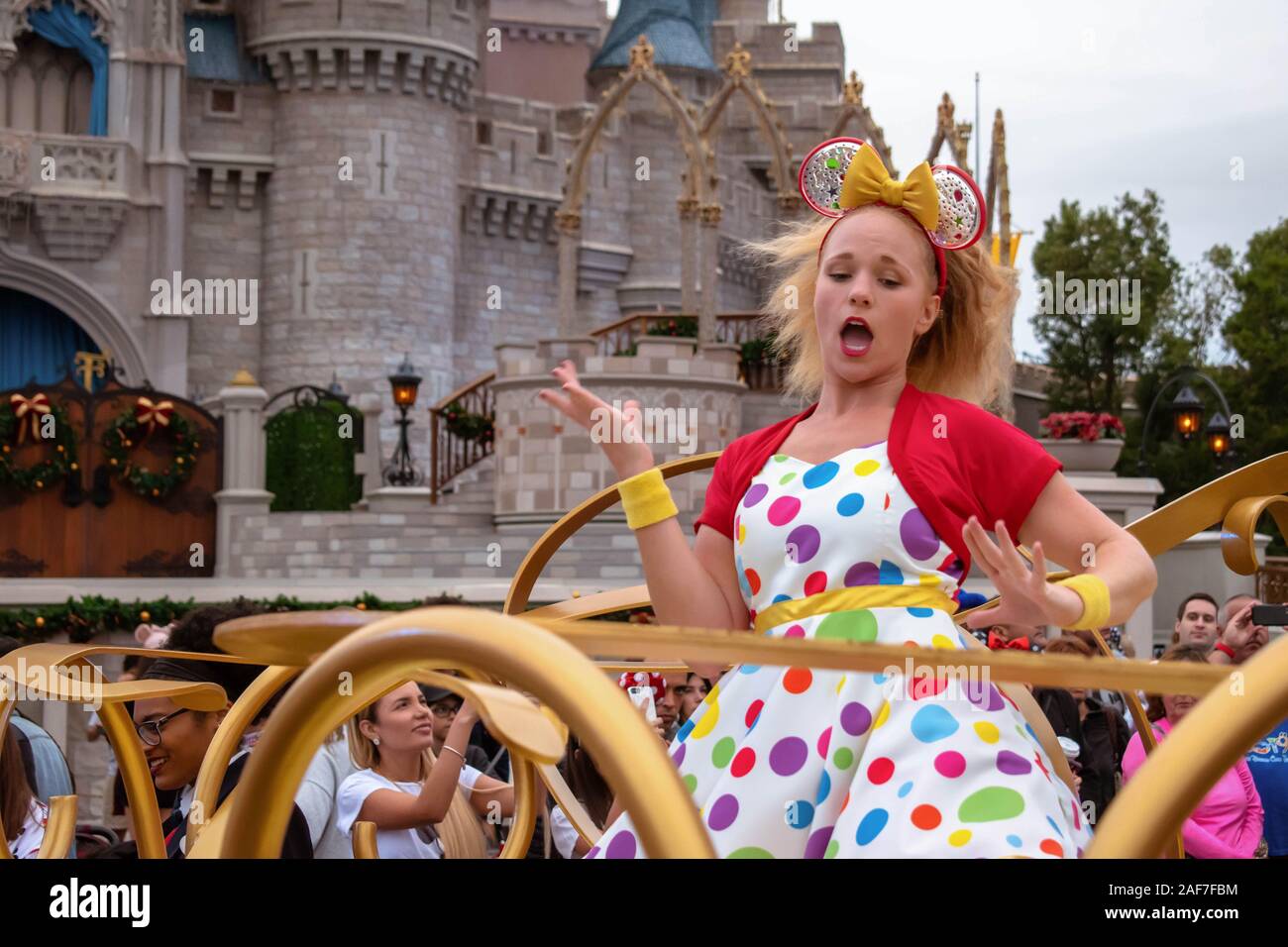 The little mermaid disney show hi-res stock photography and images - Alamy