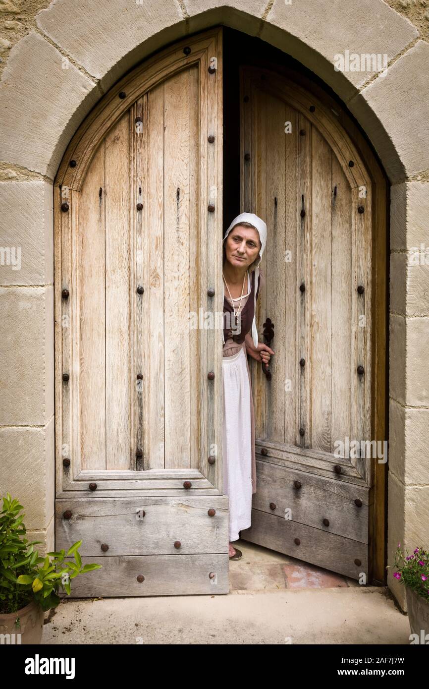 Wench costume hi-res stock photography and images - Alamy
