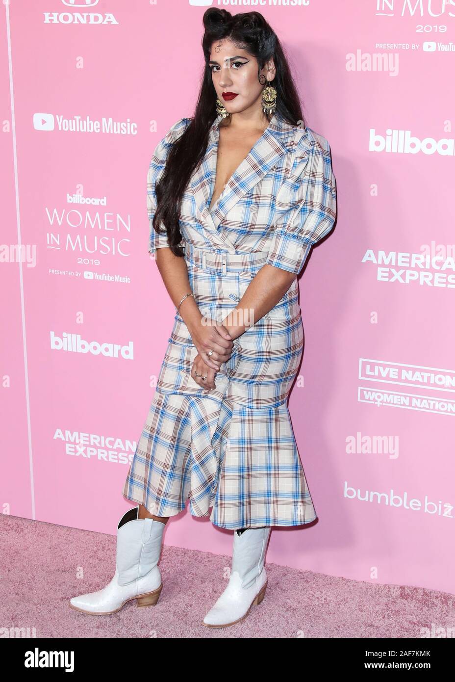 HOLLYWOOD, LOS ANGELES, CALIFORNIA, USA - DECEMBER 12: La Dona arrives ...
