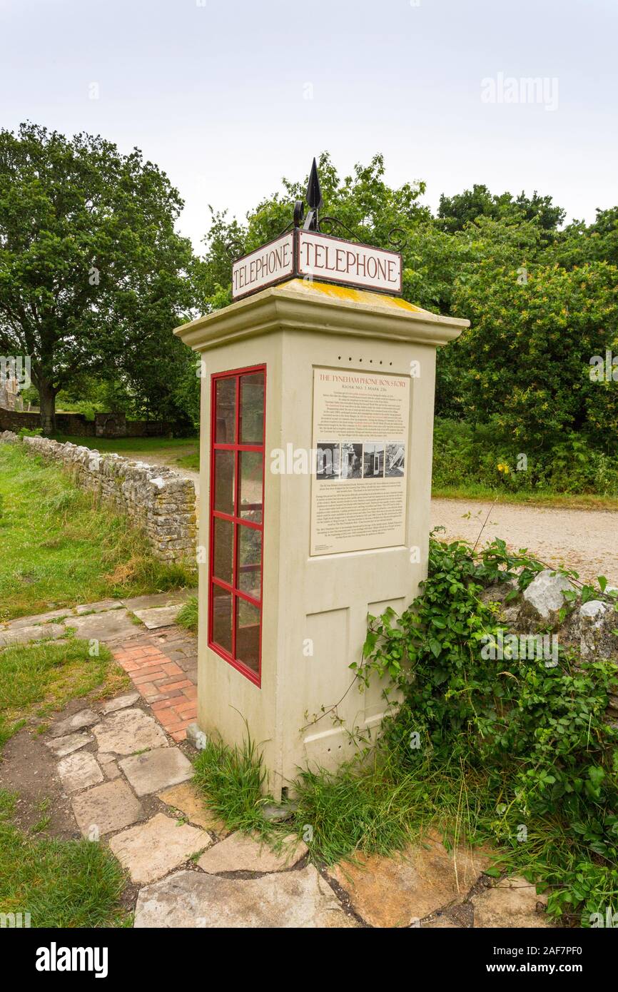 K1 telephone box hi-res stock photography and images - Alamy