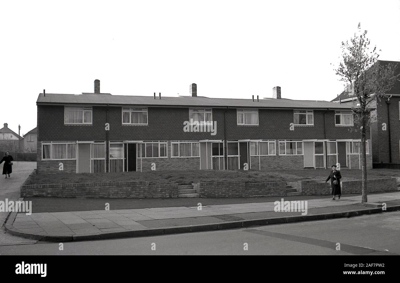 1960s, historical, a small terrace of two-storey modern houses, England ...