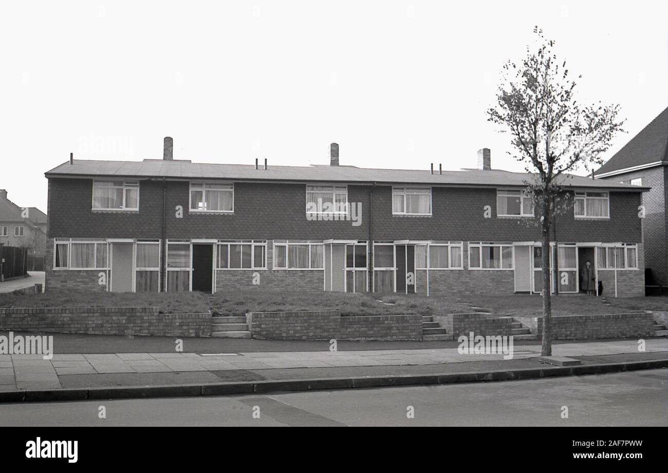 1960s, historical, a small terrace of two-storey modern houses, England ...