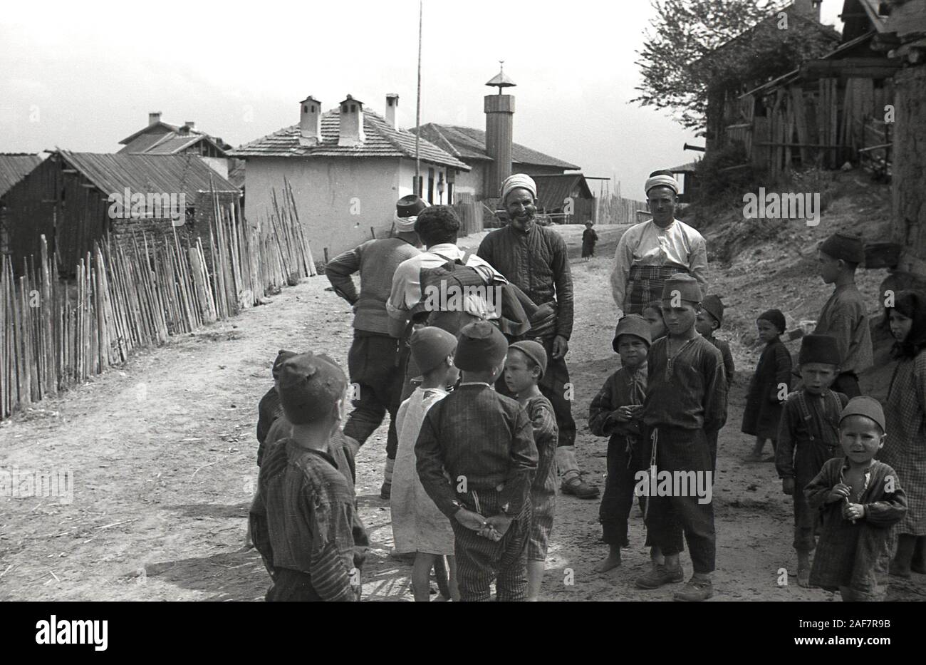 Children 1930s poor hi-res stock photography and images - Alamy