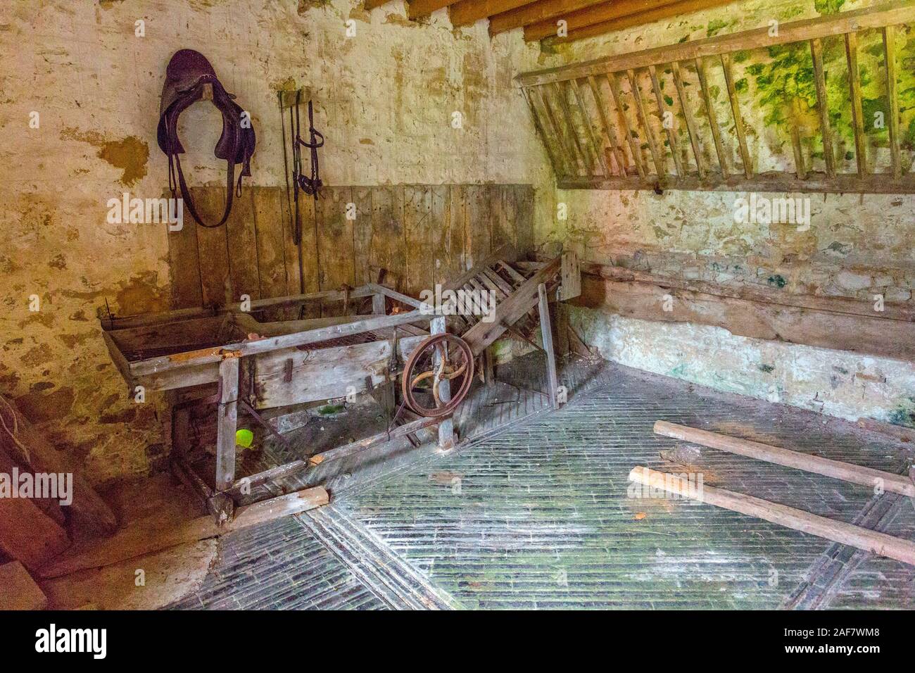 English stables hi-res stock photography and images - Alamy